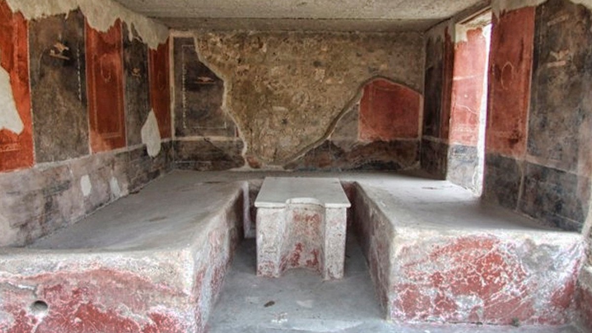 When Petronius and Ovid invite themselves to the triclinium - Nunc est ...